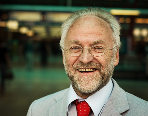 Ruut Veenhoven: The Authority on Happiness Research – Jochen van Eden ...